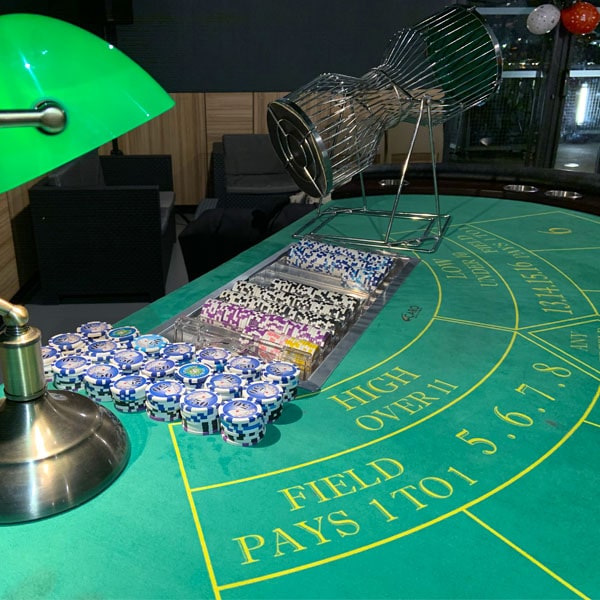 Table de chuck a luck - Evenia